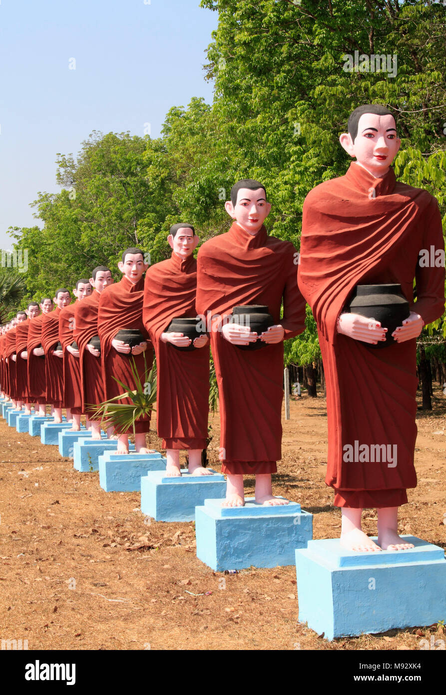 Myanmar, Mon State, Mudon, Win Sein Taw Ya, buddhist monks, statues ...