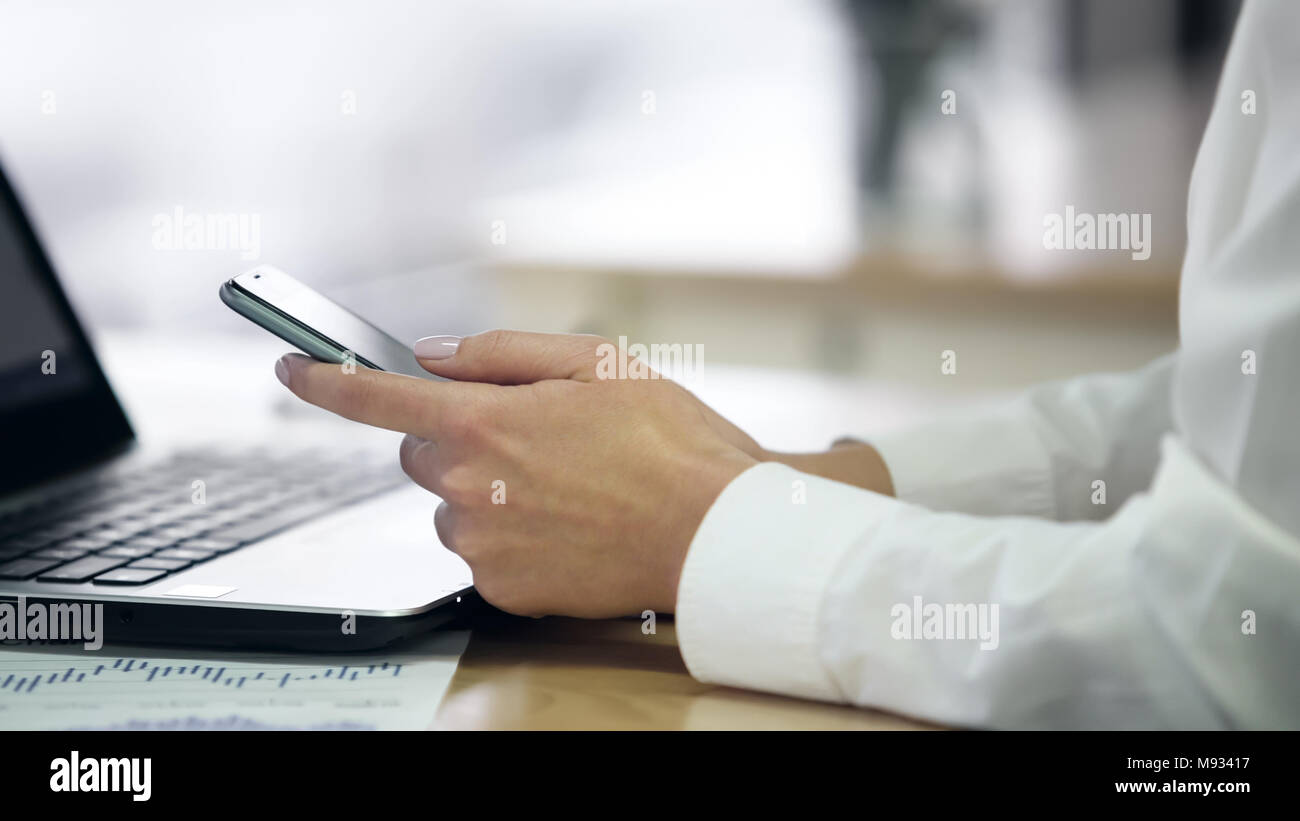 Checking smartphone messages hi-res stock photography and images - Alamy