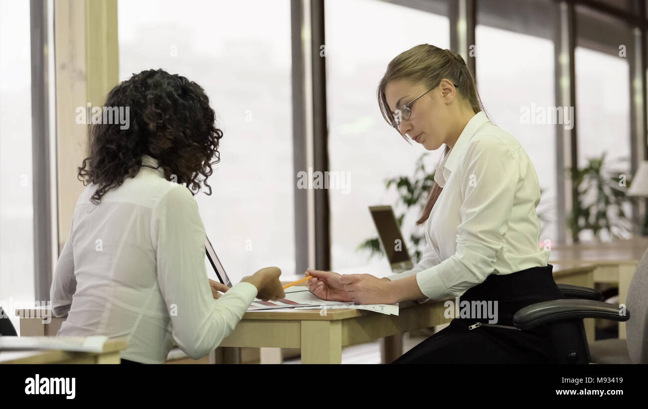 Female boss employees hi-res stock photography and images - Alamy