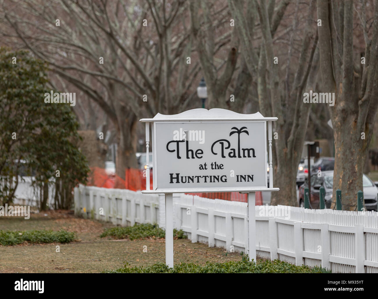 East hampton village hi-res stock photography and images - Alamy