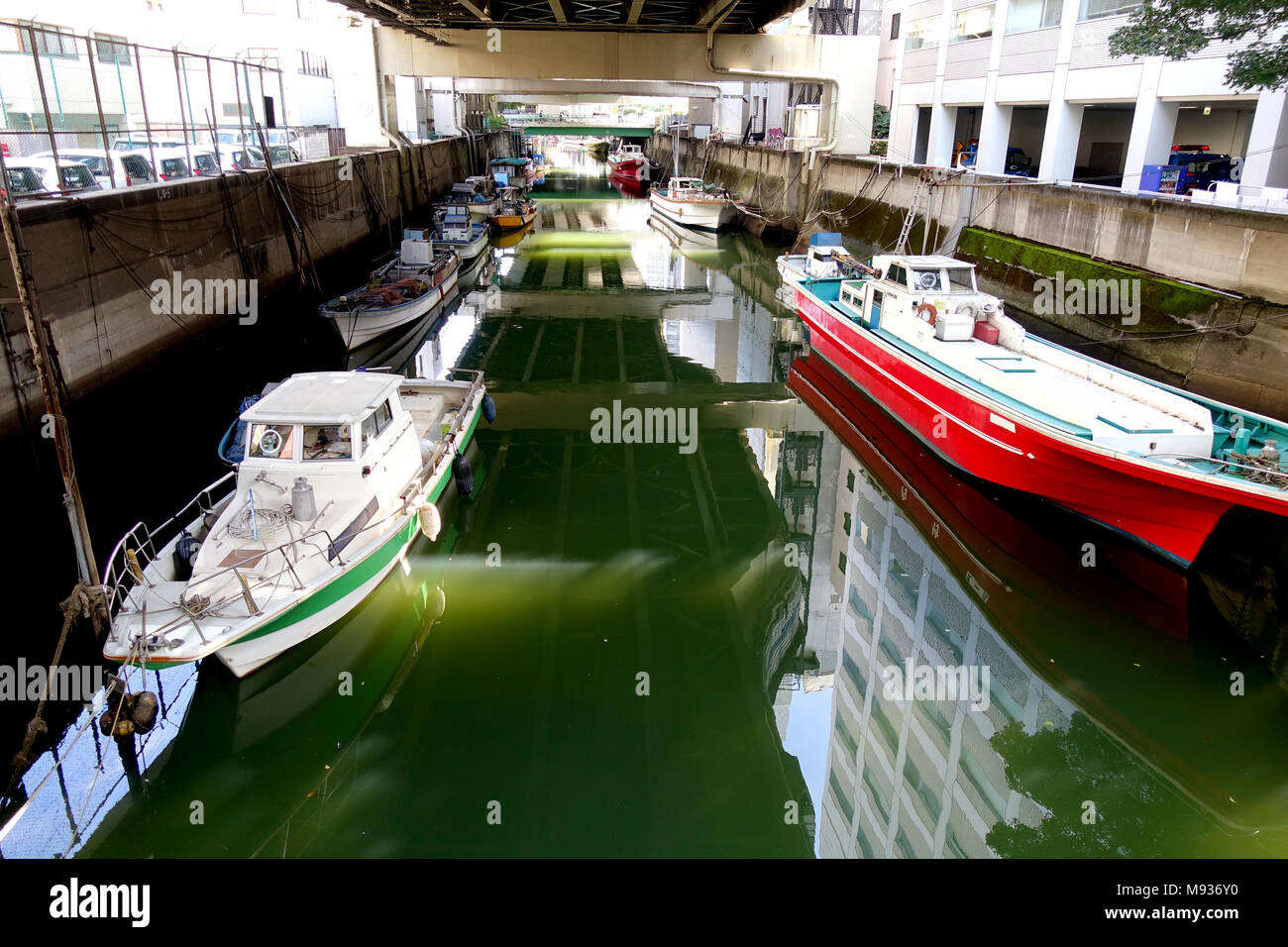 Hamamtsucho canal in Tokyo Stock Photo - Alamy