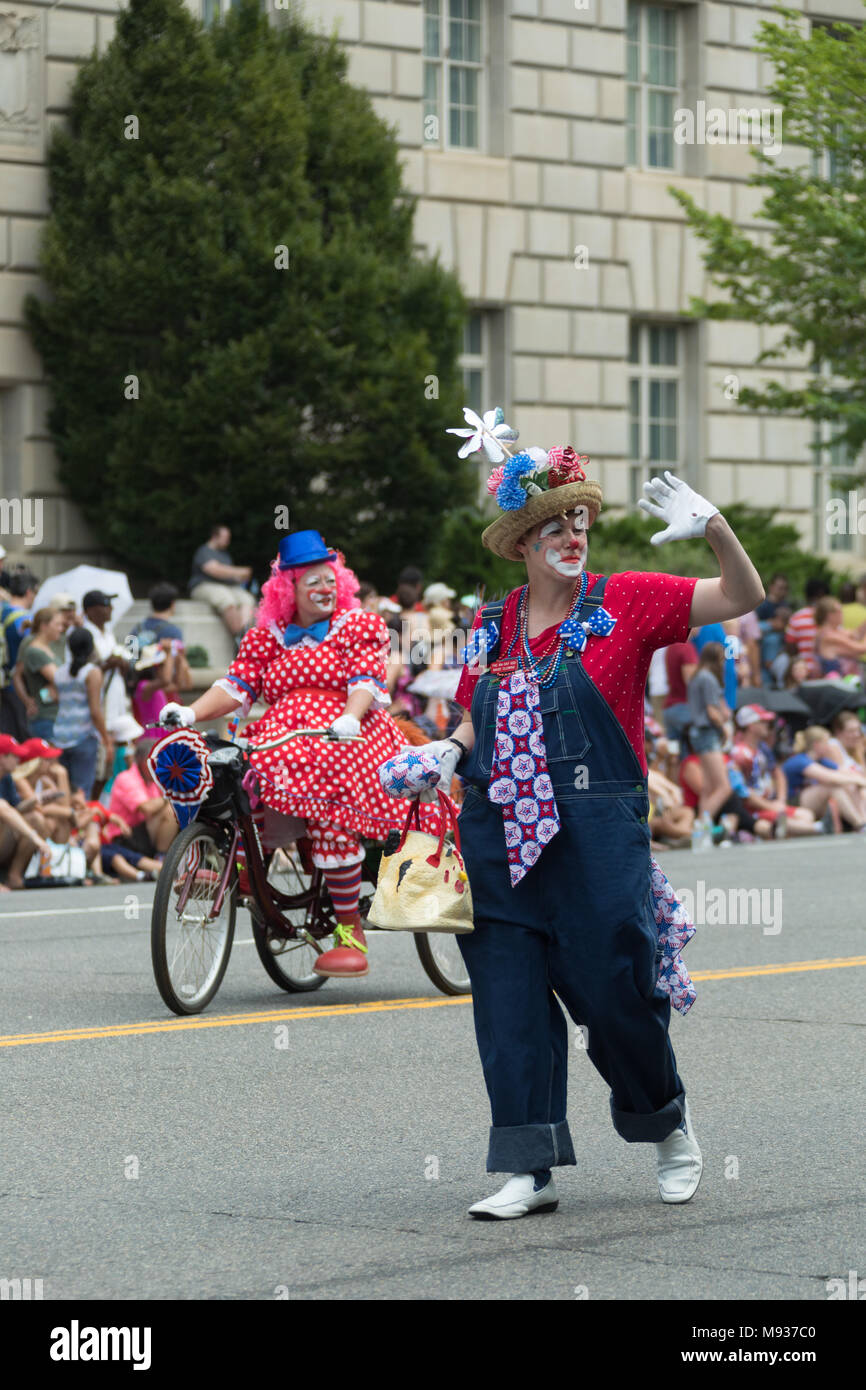 July 4th parade clown hi-res stock photography and images - Alamy