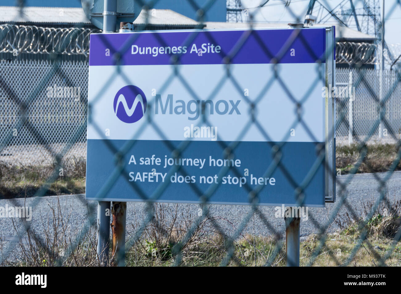 Power supply to a uk building hi-res stock photography and images - Alamy