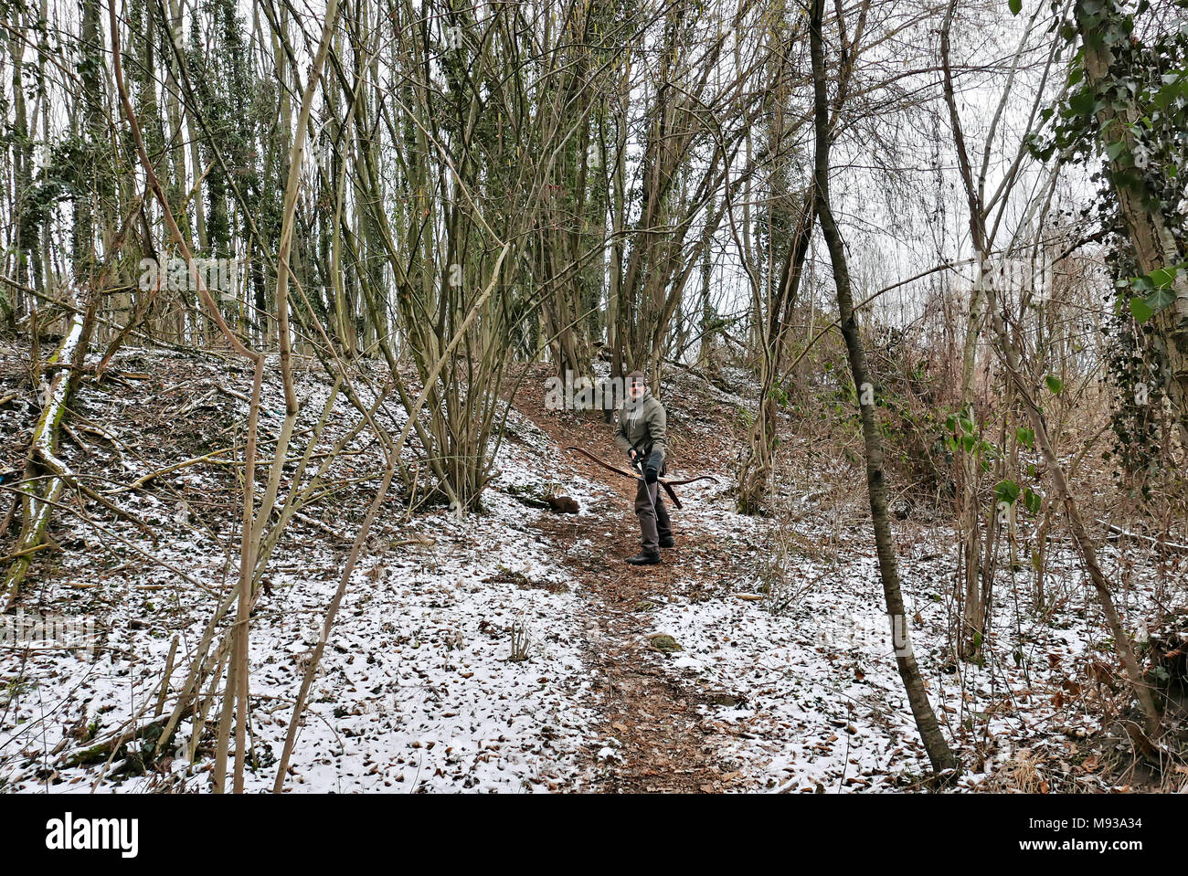 Man archery winter hi-res stock photography and images - Alamy