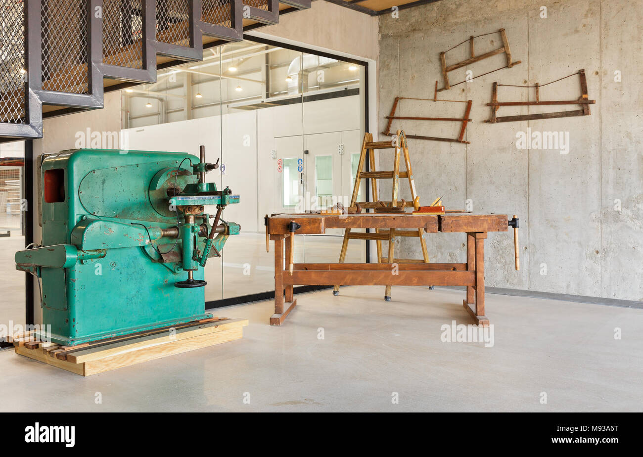 Workbench manufacturing hi-res stock photography and images - Alamy