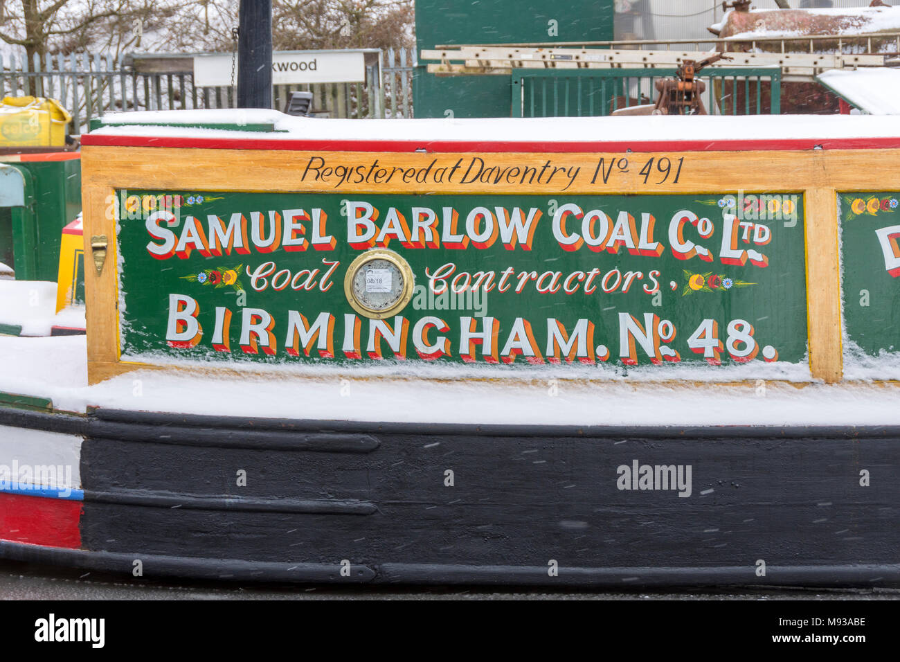 Narrowboat sign winter hi-res stock photography and images - Alamy