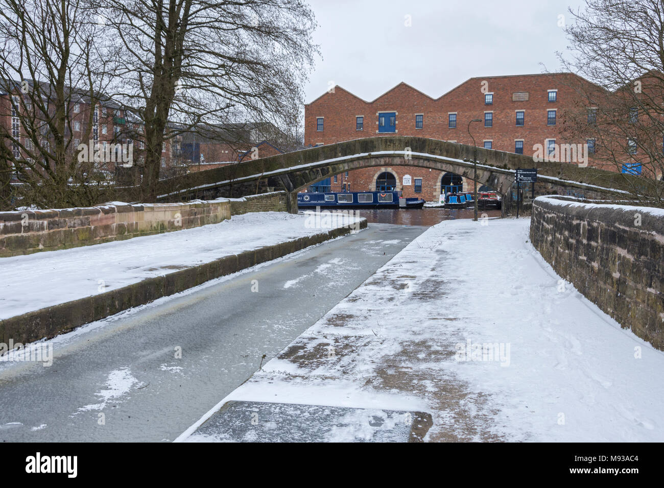 The cold peak hi-res stock photography and images - Alamy