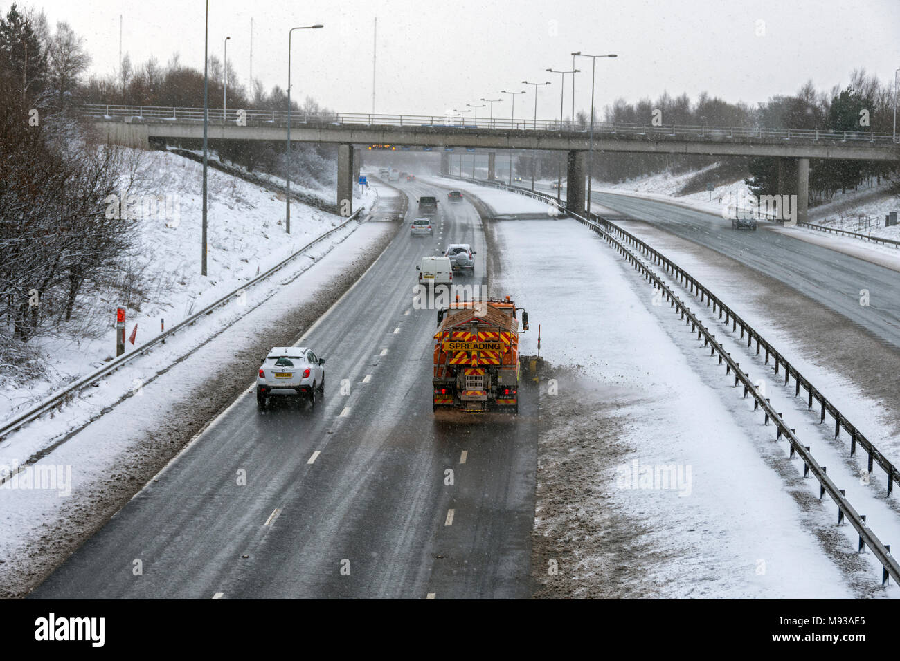 Snow highway bridge hi-res stock photography and images - Alamy