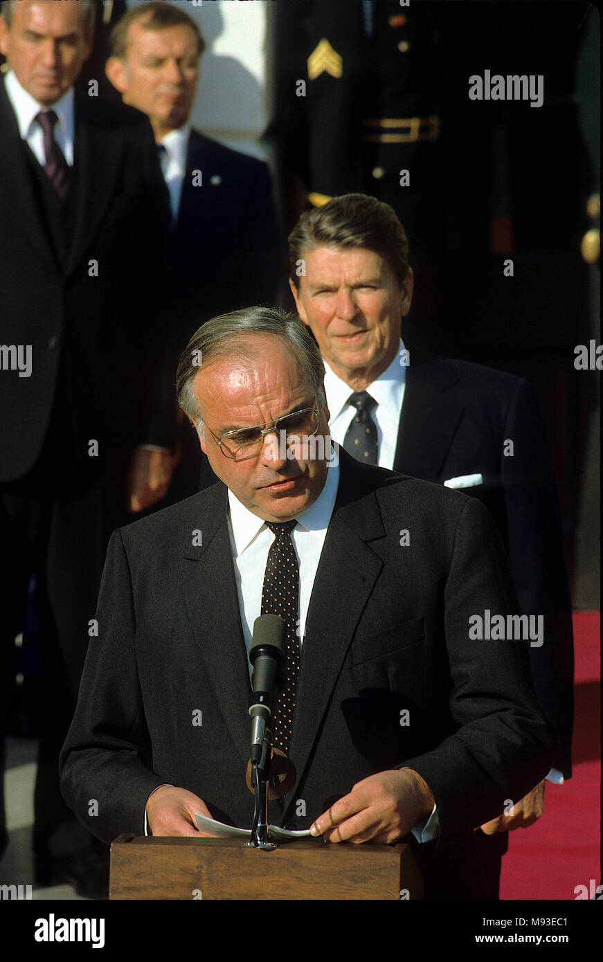 Ronald reagan president podium hi-res stock photography and images - Alamy