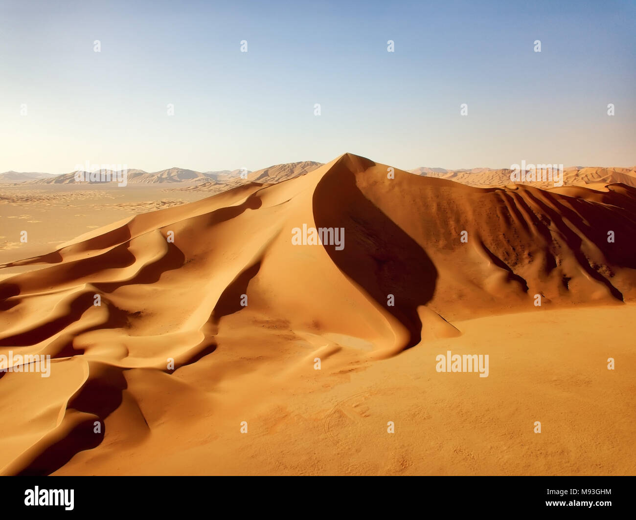 Empty quarter arabia hi-res stock photography and images - Alamy