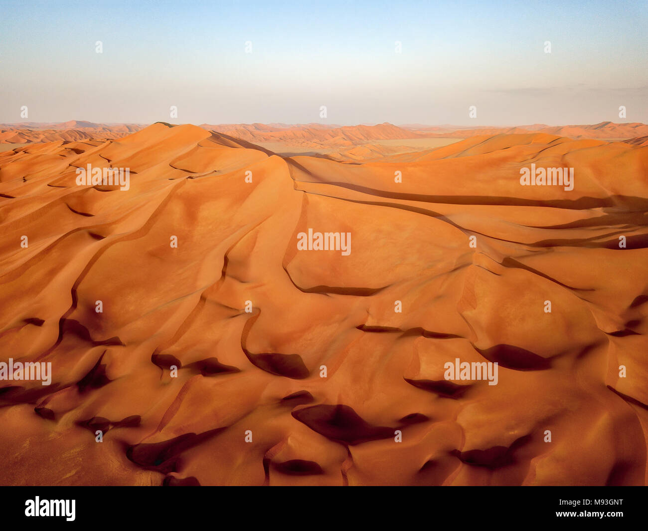 Saudi empty quarter hi-res stock photography and images - Alamy