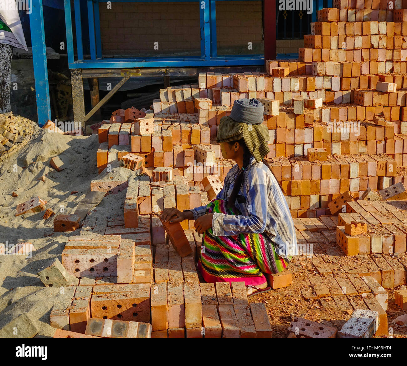 Carry heavy load of bricks hi-res stock photography and images - Alamy