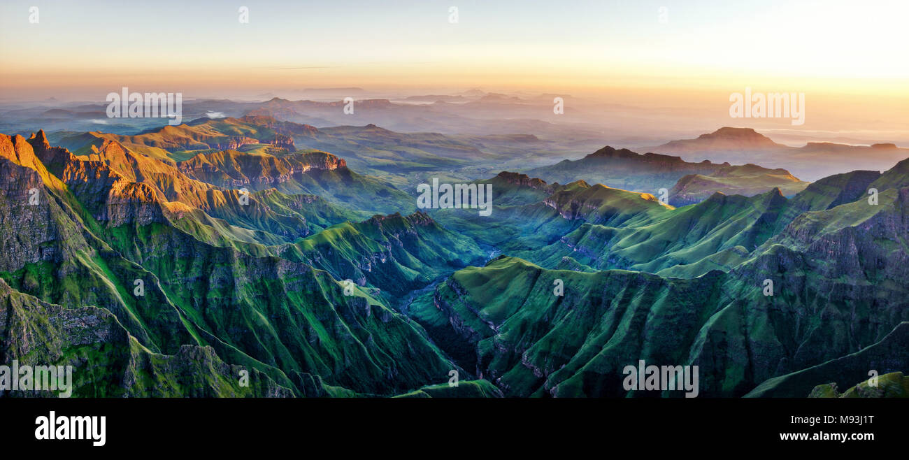 Amphitheatre panorama in kwazulu hi-res stock photography and images ...