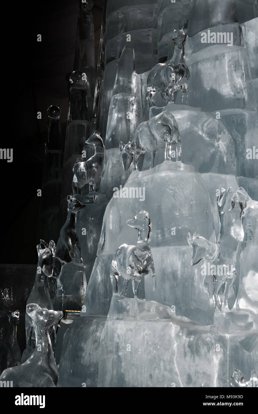 Animal ice sculpture hi-res stock photography and images - Alamy