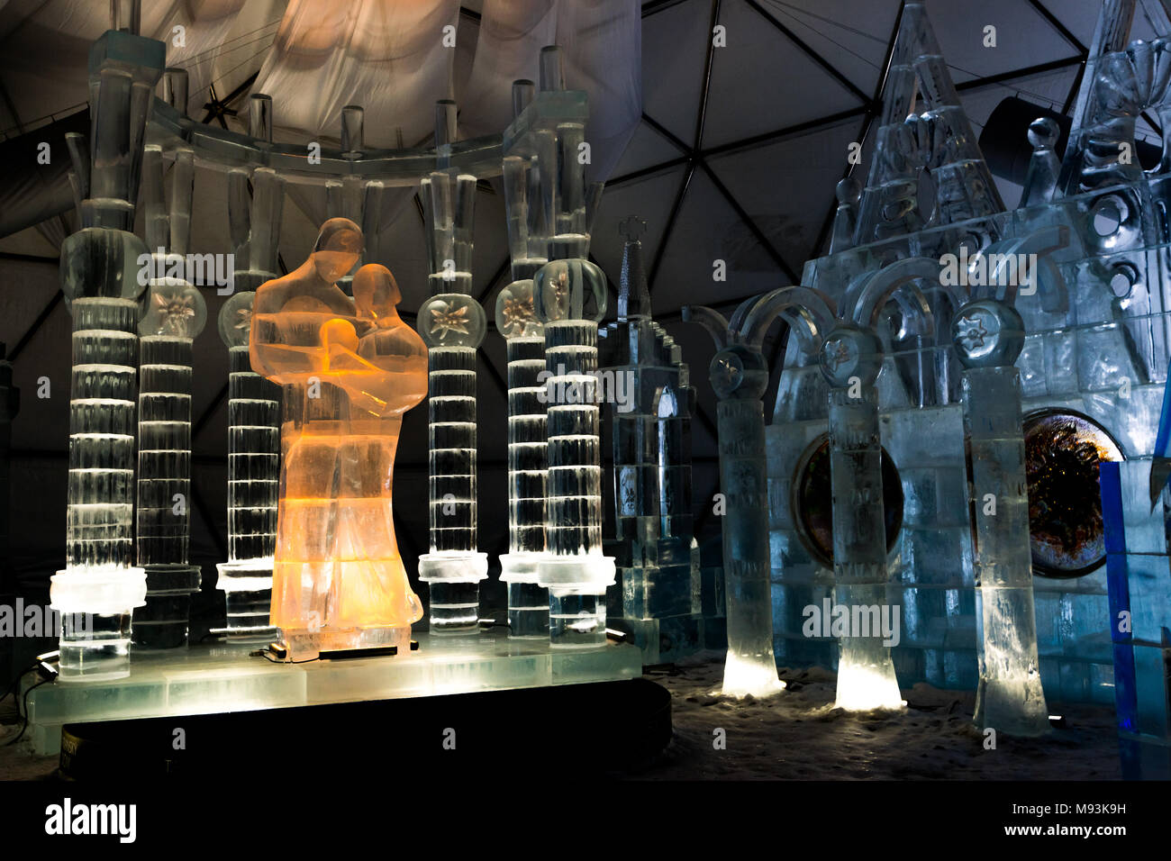 Holy family sculpture hi-res stock photography and images - Alamy