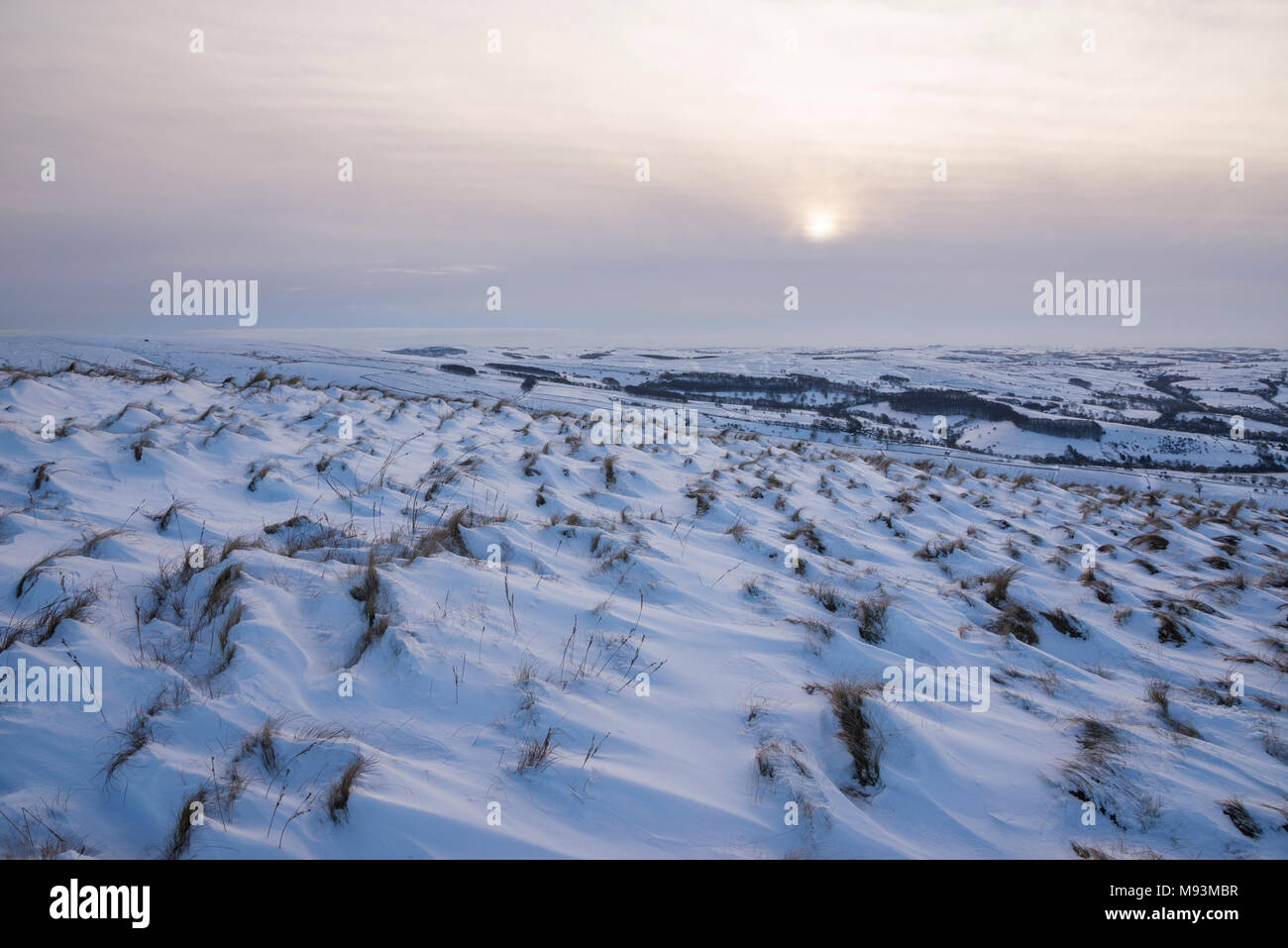 Freezing cold outdoors windy hi-res stock photography and images - Alamy