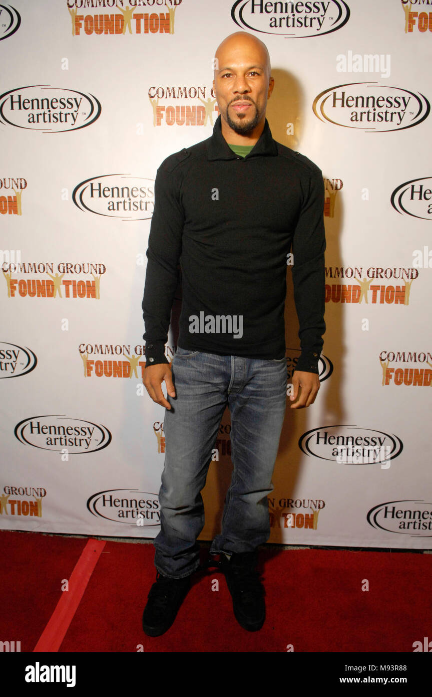 Hip hop rapper full body hi-res stock photography and images - Alamy