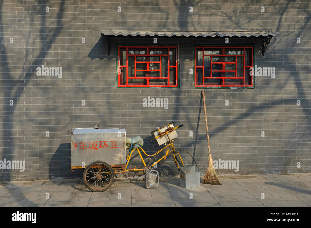 Rubbish cart hi-res stock photography and images - Alamy