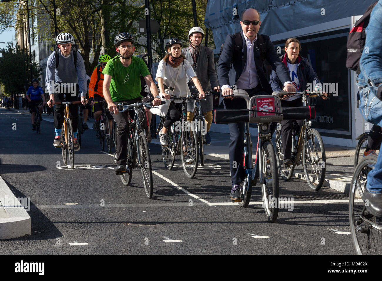 Urban cycle lane hi-res stock photography and images - Alamy