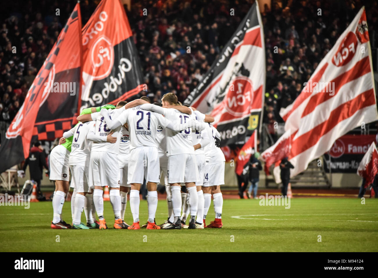 Team huddle soccer pitch hi-res stock photography and images - Alamy