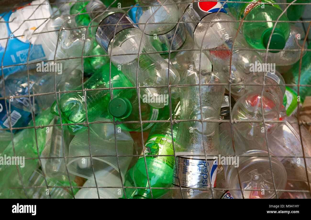 Empty bottles bin hi-res stock photography and images - Alamy