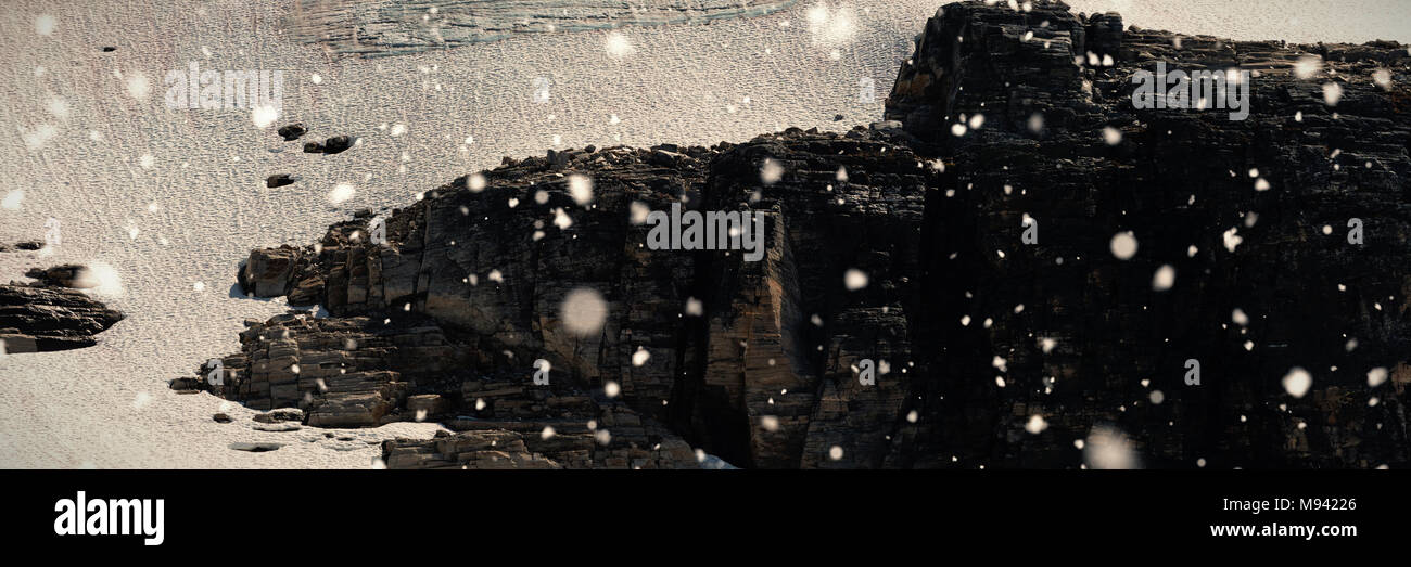 Snow falling night mountain hi-res stock photography and images - Alamy