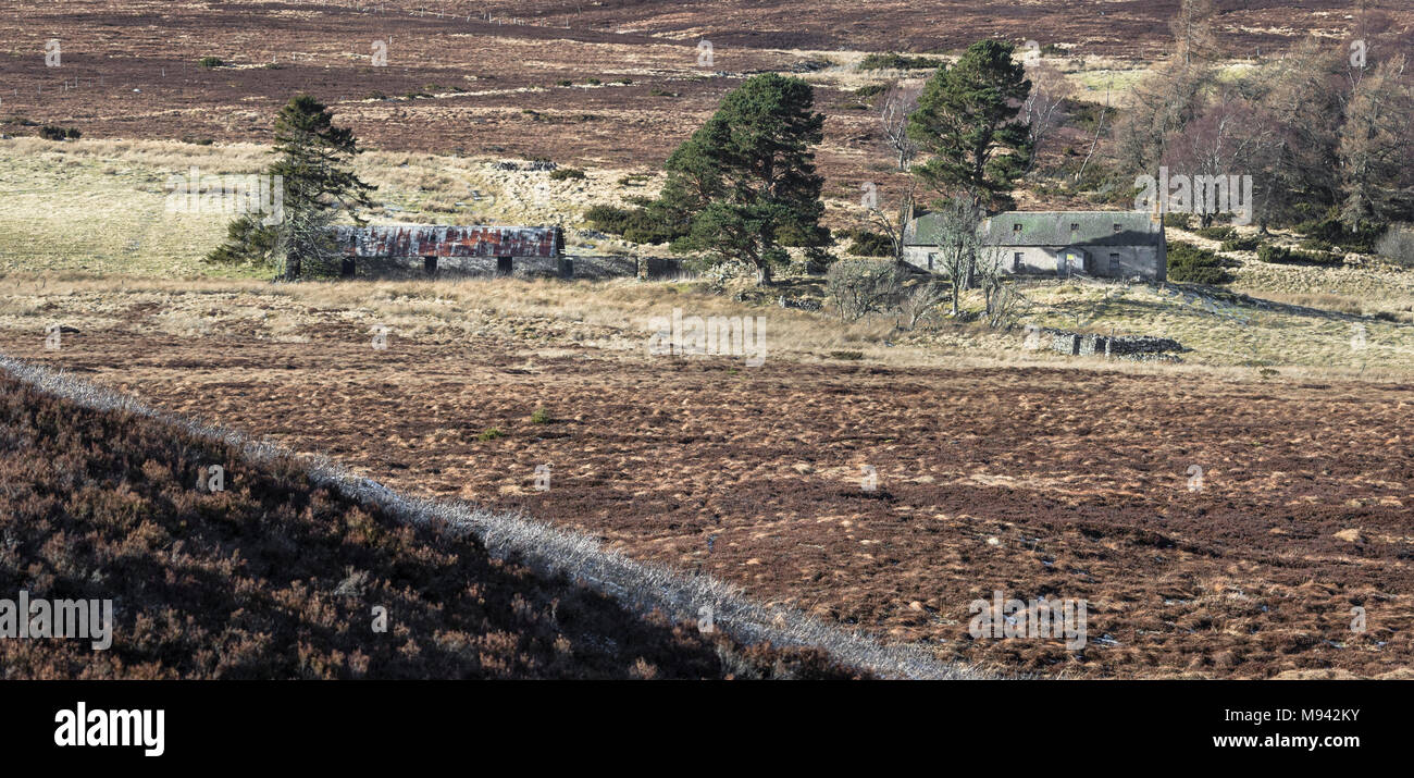 Abandoned croft buildings hi-res stock photography and images - Alamy