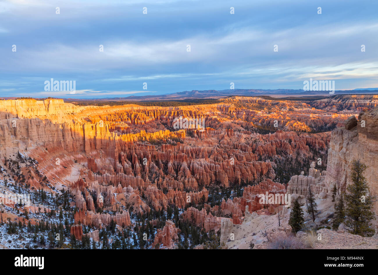 Morning in Bryce Canyon at Bryce Point, Bryce Canyon National Park ...