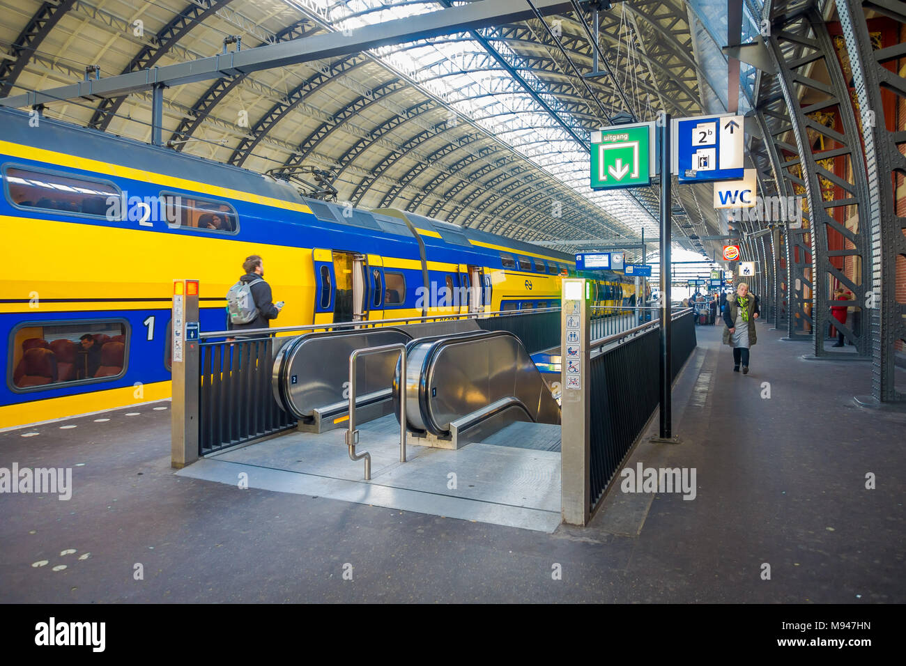 Amsterdam schiphol train station hi-res stock photography and images ...