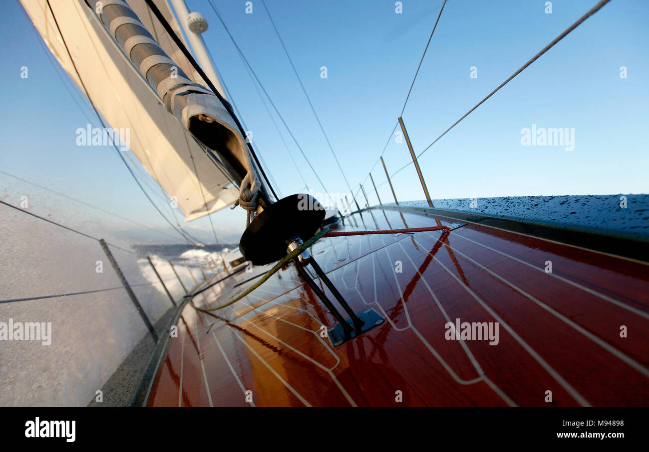 Nacira 67 designed by Axel de Beaufort. The result is a wide planning ...