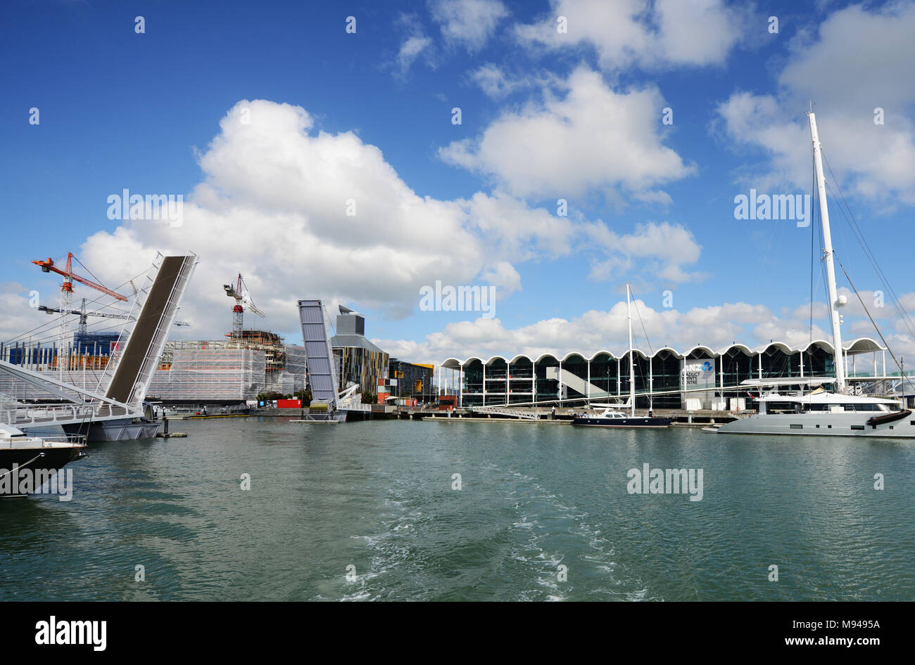 Wynyard Crossing opens for boats at Auckland's Viaduct harbour Stock ...