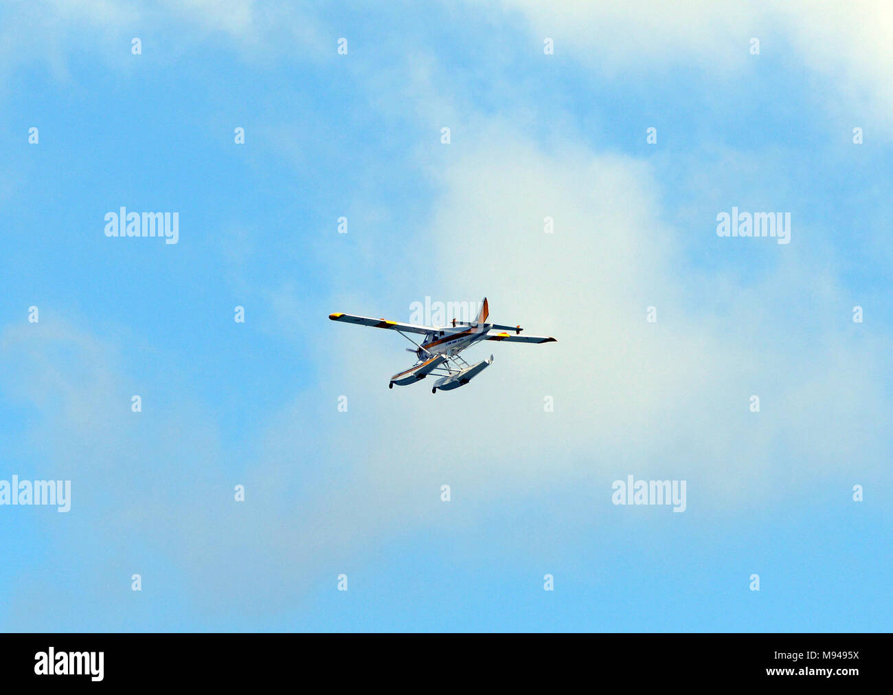 Seaplane in flight hi-res stock photography and images - Alamy