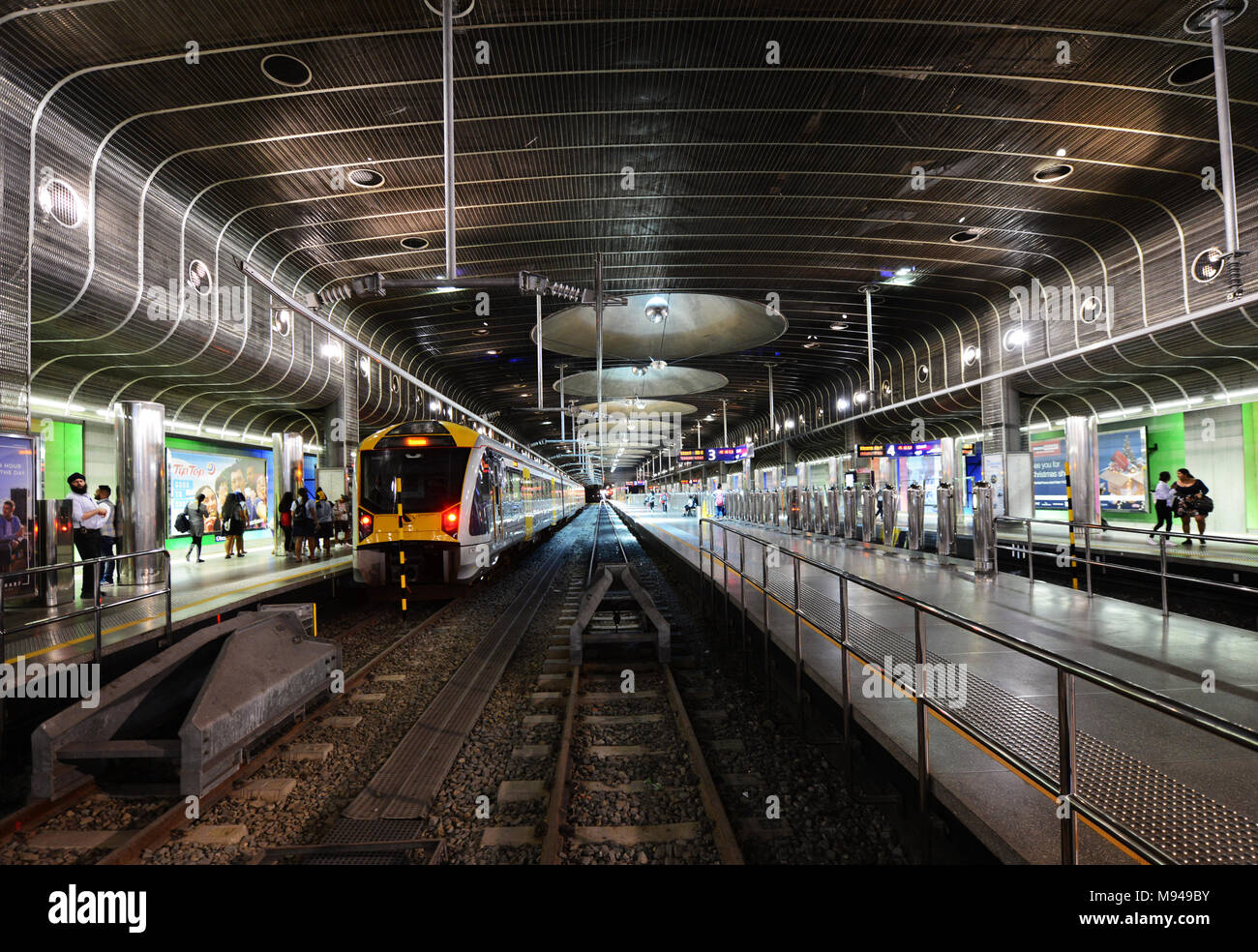 The Auckland Transport electric train connects the suburbs with the ...