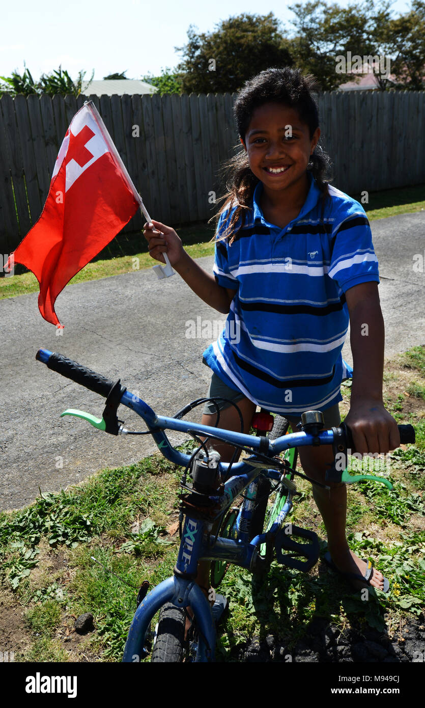 Child holding flag hi-res stock photography and images - Alamy