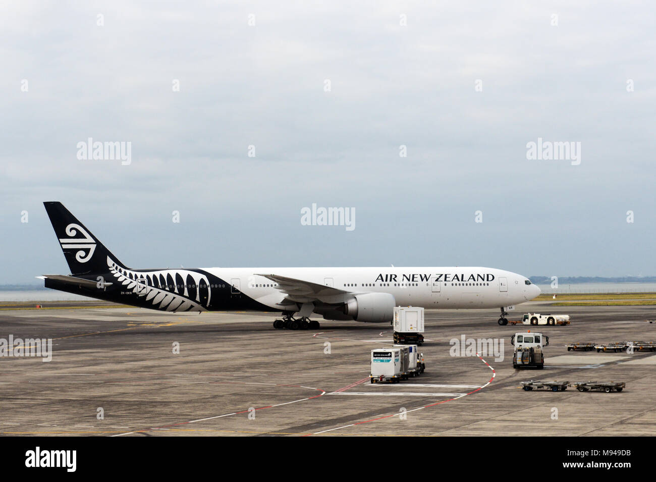 An Air New Zealand plane in Auckland international airport Stock Photo ...