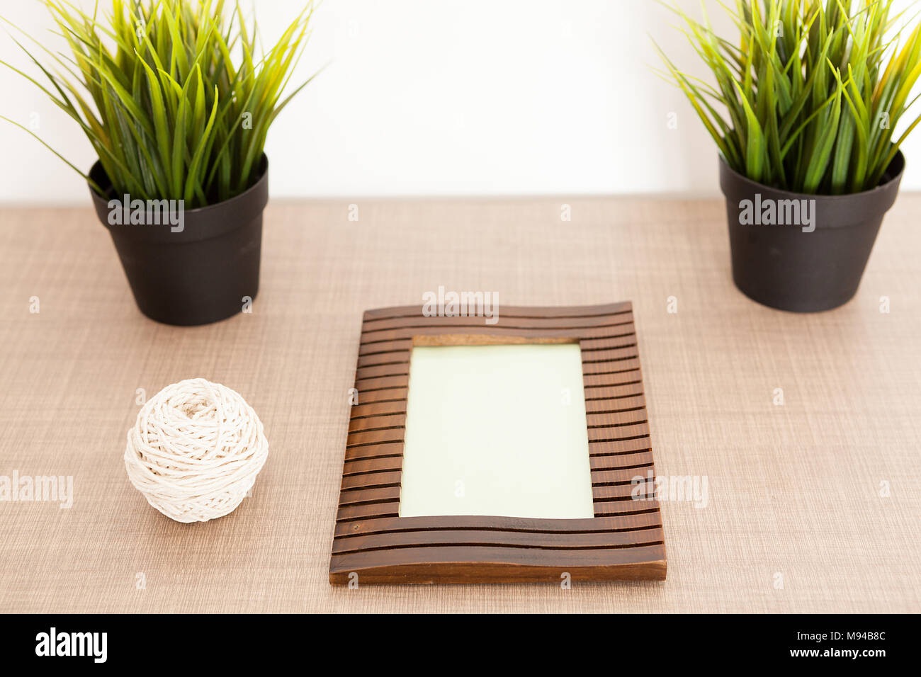 Picture frames on table hi-res stock photography and images - Alamy
