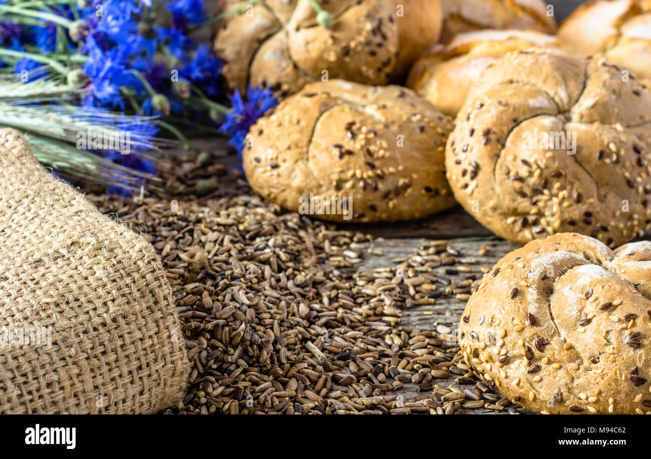 Buns and bread rolls hi-res stock photography and images - Alamy