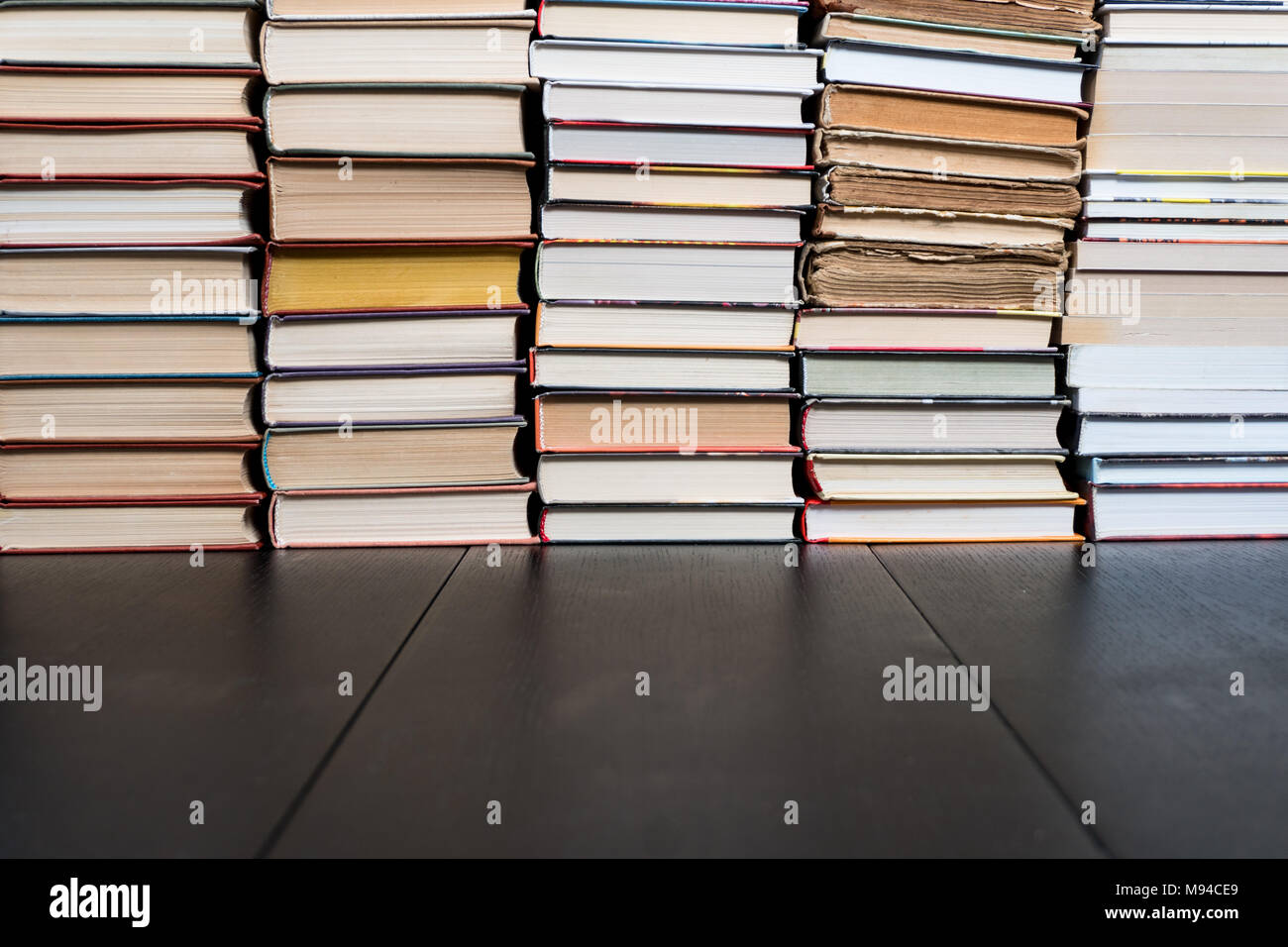 Many books in a bookstore or library Stock Photo - Alamy