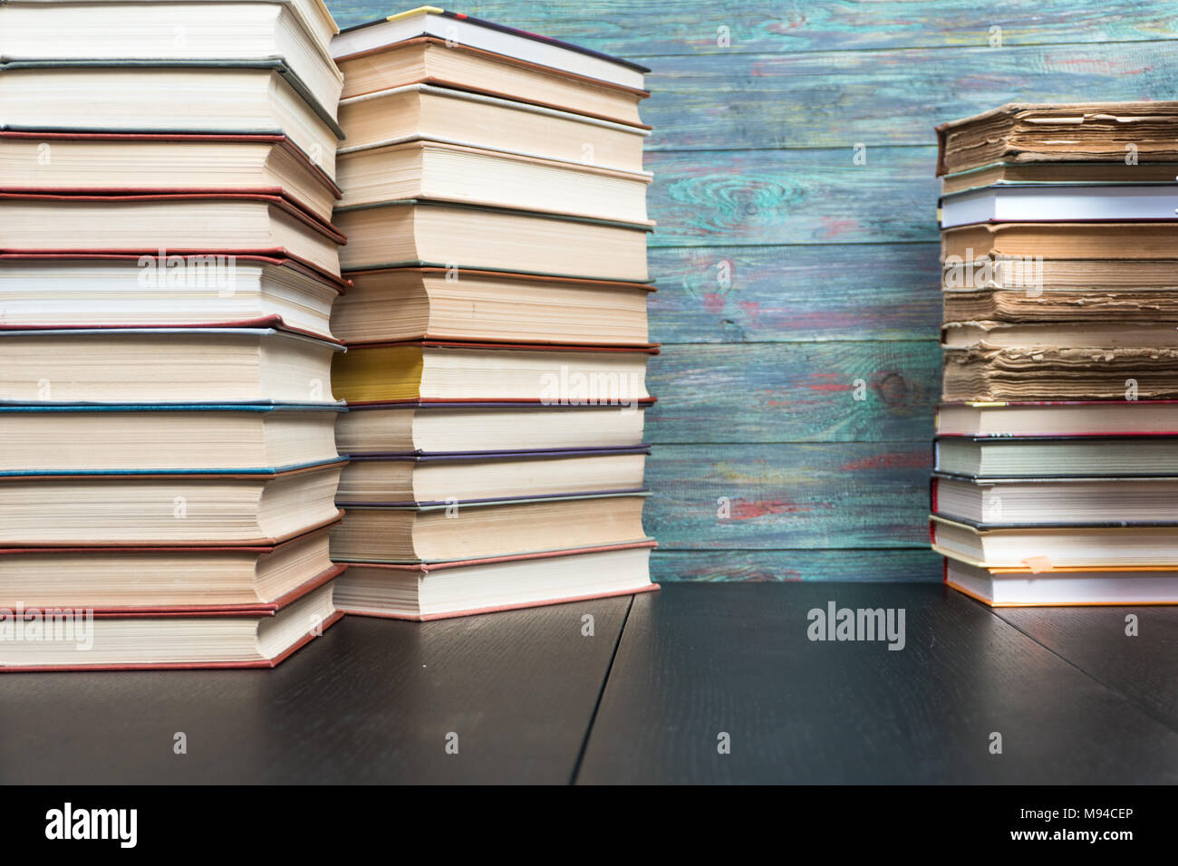 Many books in a bookstore or library Stock Photo - Alamy