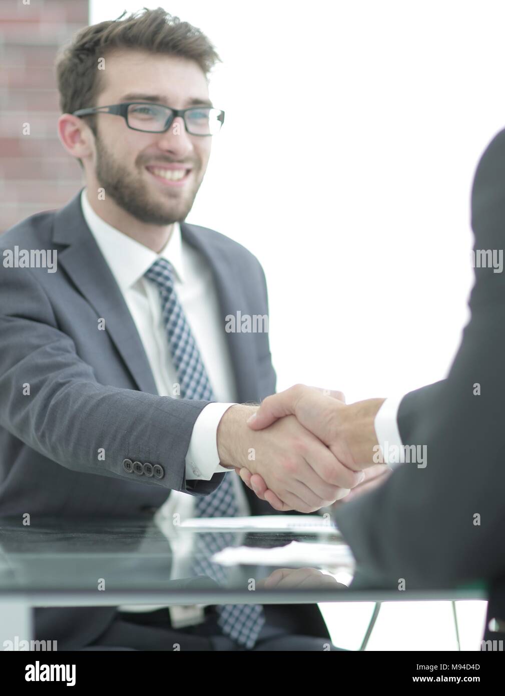 welcome and handshake business partners Stock Photo - Alamy