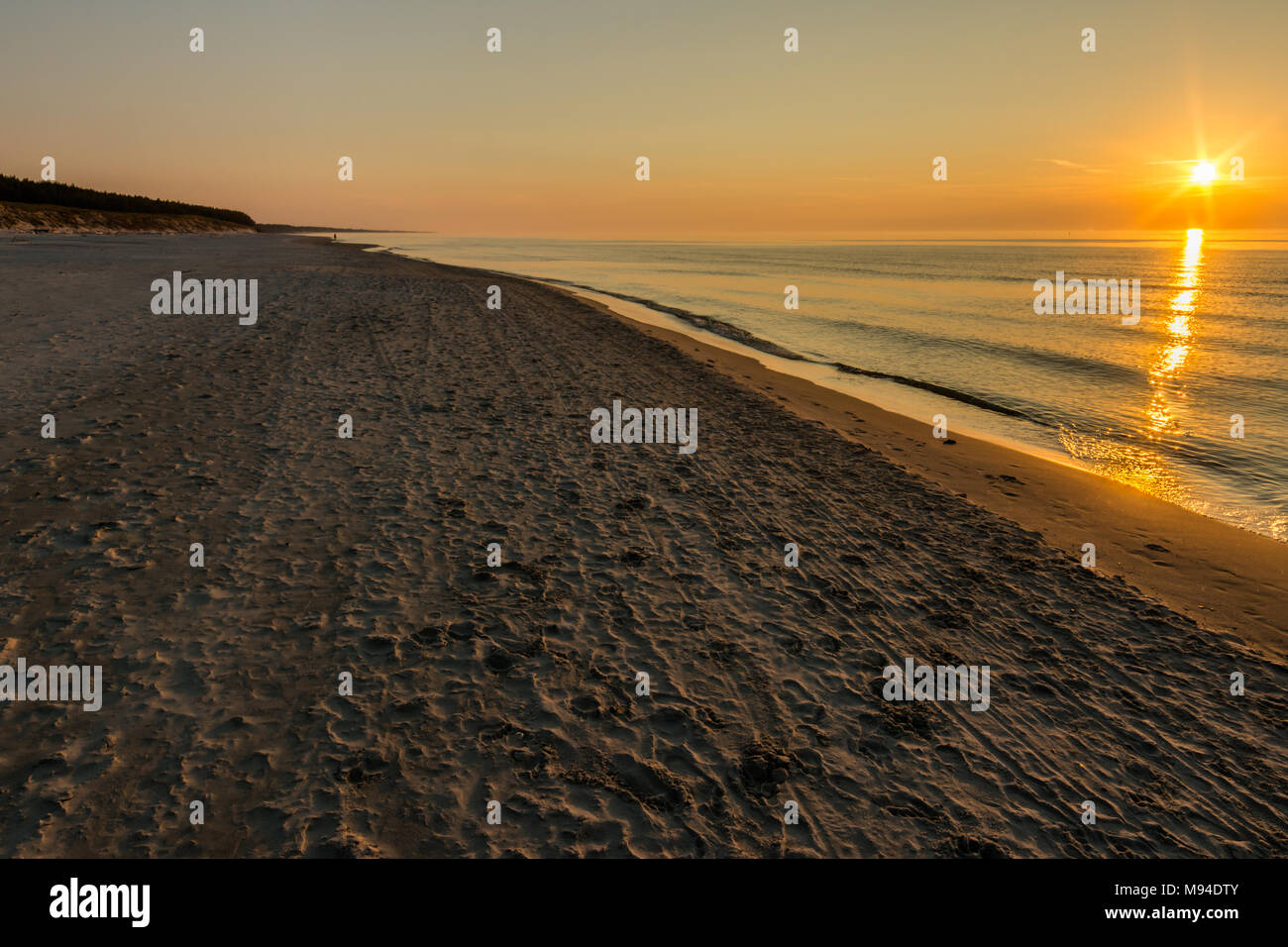 Sea sunset on the beach in the summer, landscape Stock Photo - Alamy