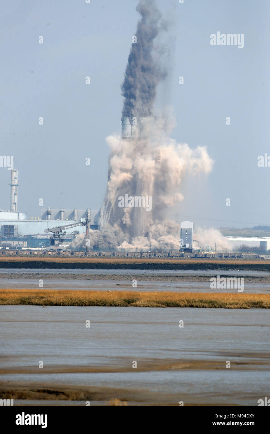 The chimney stack at Uniper's decommissioned, Kingsnorth Power Station ...