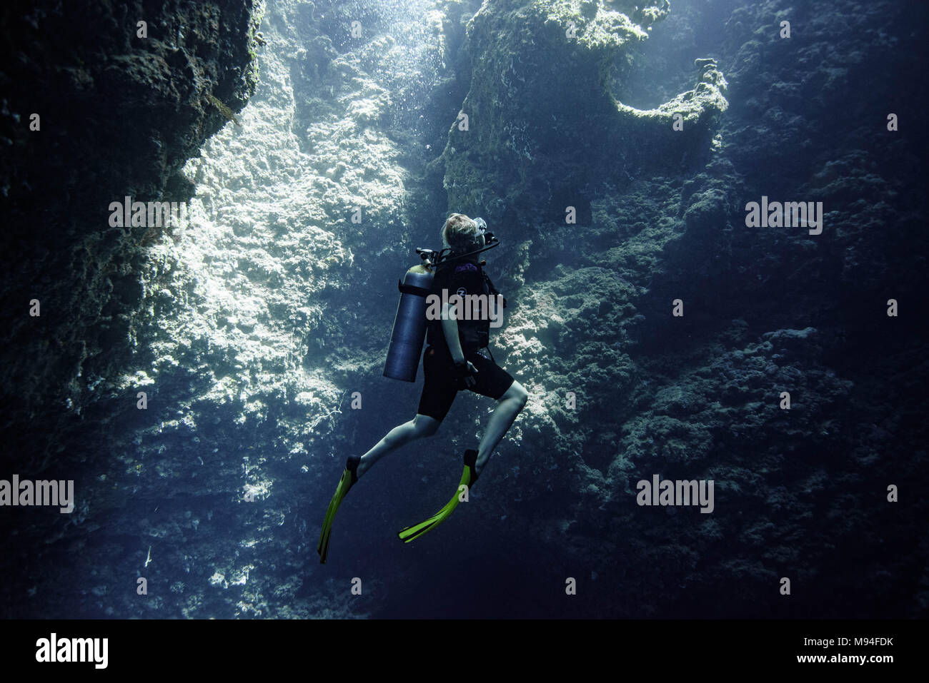 Lady scuba diver hi-res stock photography and images - Alamy