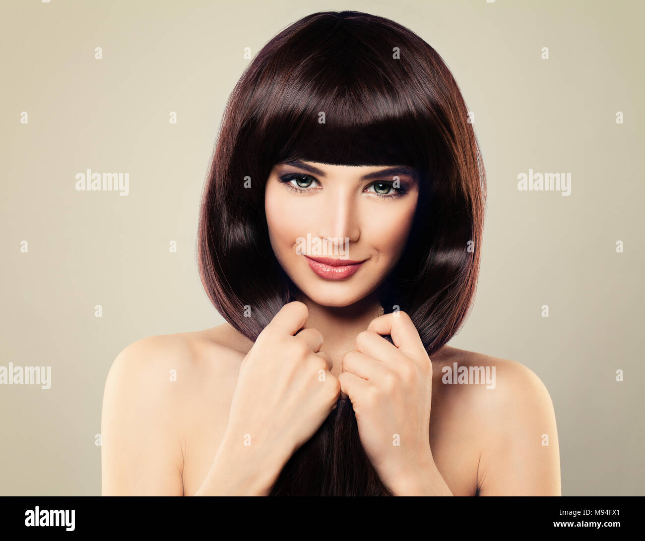 Haircare Concept. Beautiful Fashion Model with Long Healthy Hair ...