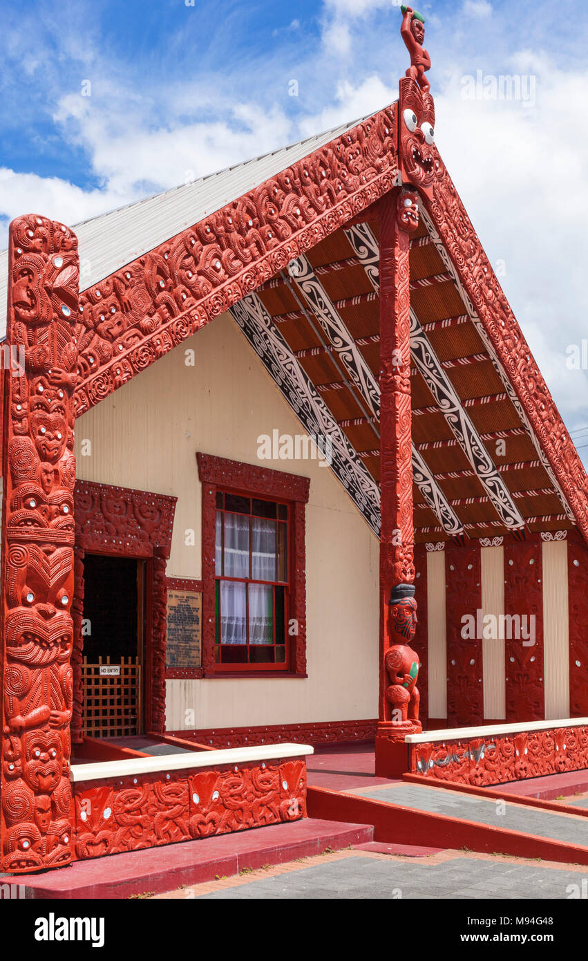 Whare maori hi-res stock photography and images - Alamy