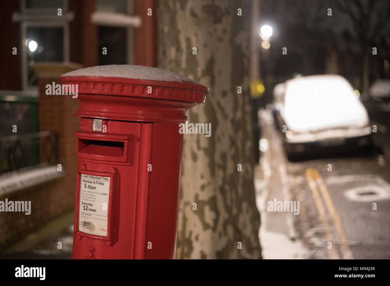 Suburban street night hi-res stock photography and images - Alamy