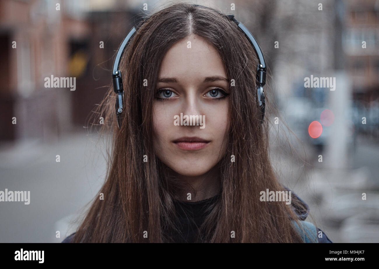 Full face portrait hi-res stock photography and images - Alamy