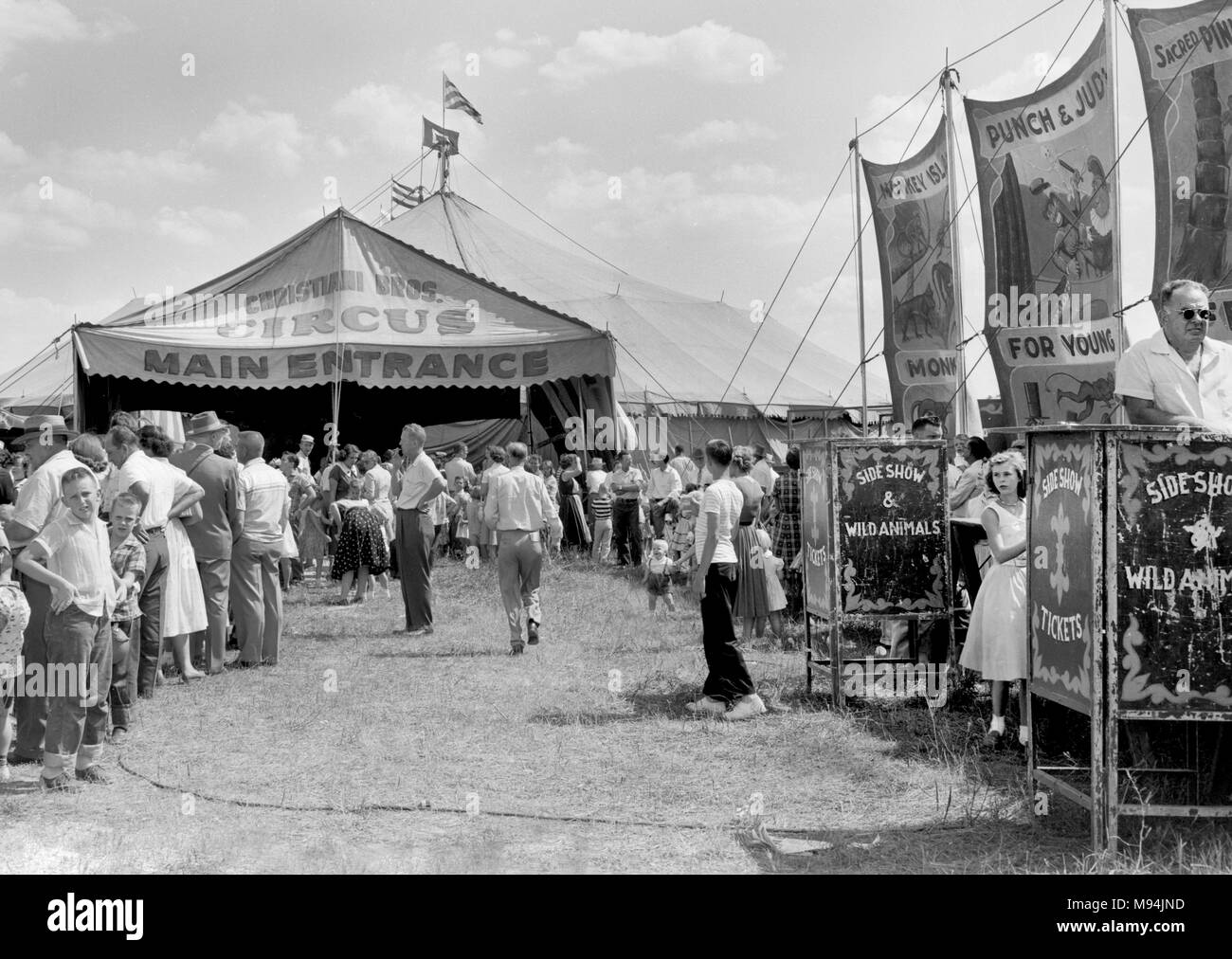 Classic circus tent hi-res stock photography and images - Alamy