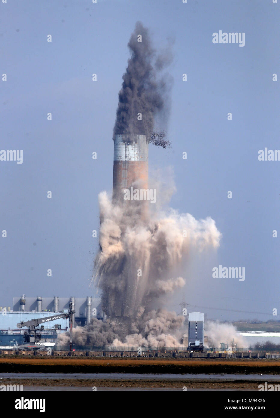 The chimney stack at Uniper's decommissioned, Kingsnorth Power Station ...