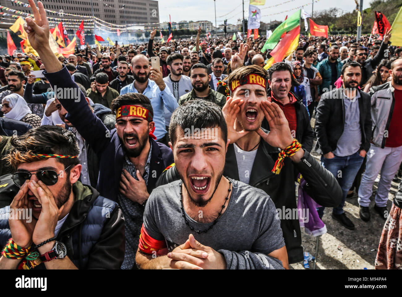 Istanbul, Turkey. 22nd March, 2018. Thousands flocked to the bakirköy ...